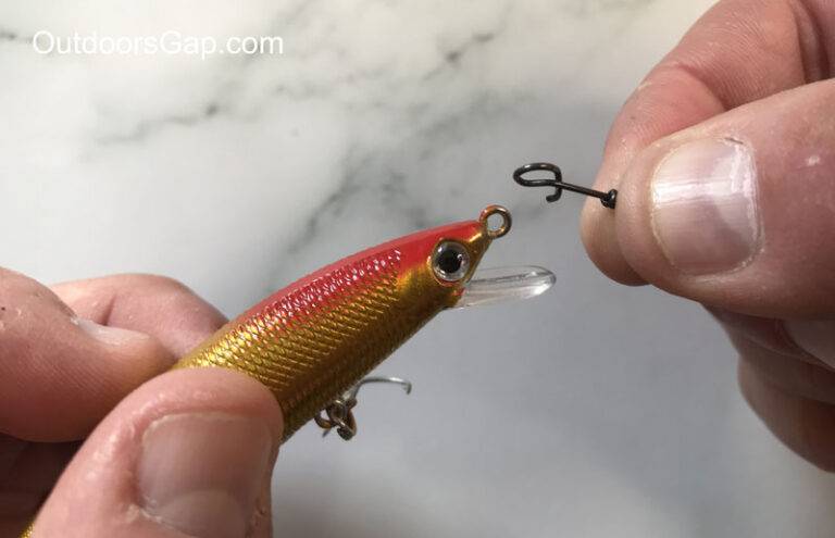 How To Use Mustad Fastach Clips? - Outdoors Gap